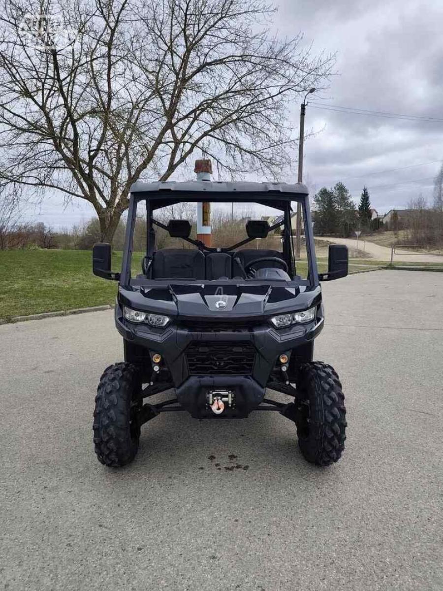 Black Bombardier Traxter 2023 in Utena, with an engine capacity of 1.00 L and mileage of 120 thousand km for 15300 €, photo 4 on AUTOMOTO.COM.LV