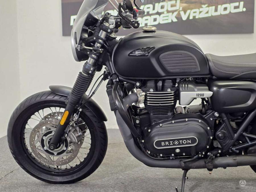 Melns Brixton Cromwell 1200 2023 Panevēža, ar dzinēja tilpumu 1.20 L un nobraukumu 23 tūkst. km par 5999 €, foto 11 vietnē AUTOMOTO.COM.LV