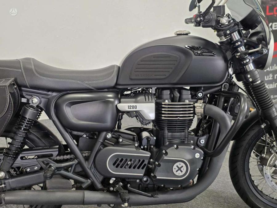Melns Brixton Cromwell 1200 2023 Panevēža, ar dzinēja tilpumu 1.20 L un nobraukumu 23 tūkst. km par 5999 €, foto 12 vietnē AUTOMOTO.COM.LV