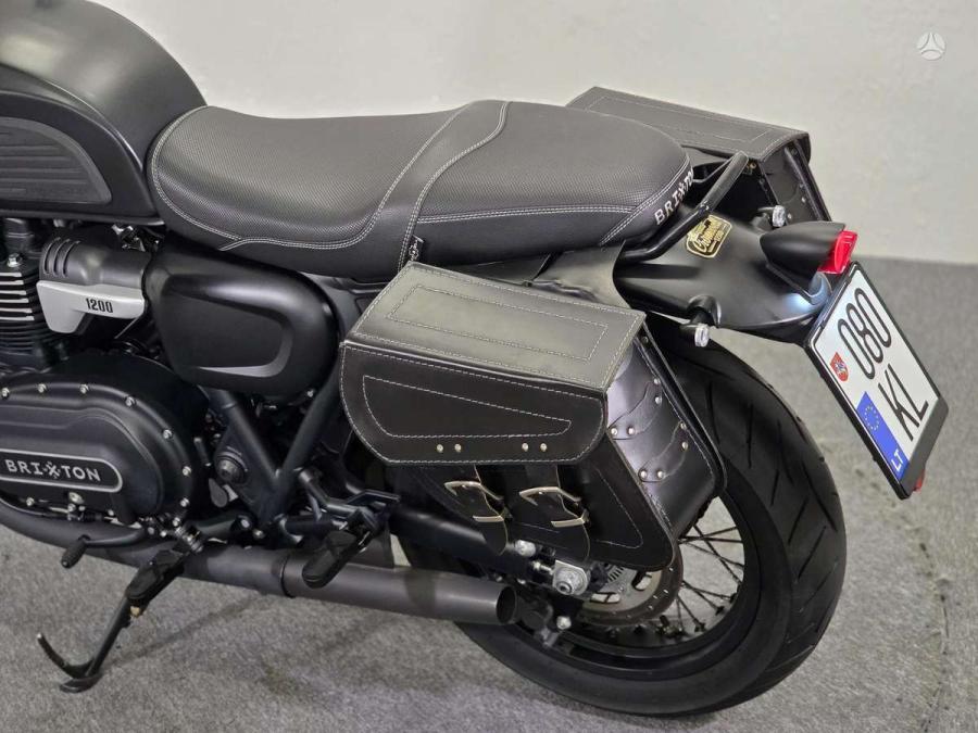Melns Brixton Cromwell 1200 2023 Panevēža, ar dzinēja tilpumu 1.20 L un nobraukumu 23 tūkst. km par 5999 €, foto 16 vietnē AUTOMOTO.COM.LV