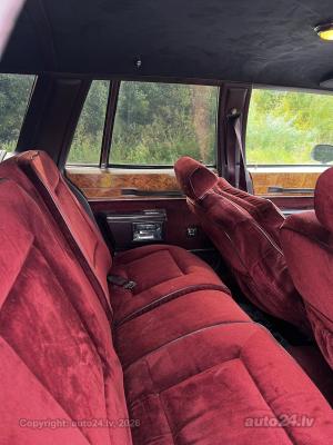 Balts Buick Electra 1986 Tallina, ar dzinēja tilpumu 5.00 L un nobraukumu 92 tūkst. km par 4699 €, foto 6 vietnē AUTOMOTO.COM.LV