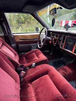 Balts Buick Electra 1986 Tallina, ar dzinēja tilpumu 5.00 L un nobraukumu 92 tūkst. km par 4699 €, foto 7 vietnē AUTOMOTO.COM.LV