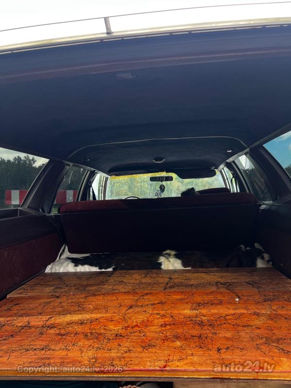 White Buick Electra 1986 in Tallinn, with an engine capacity of 5.00 L and mileage of 92 thousand km for 4699 €, photo 11 on AUTOMOTO.COM.LV