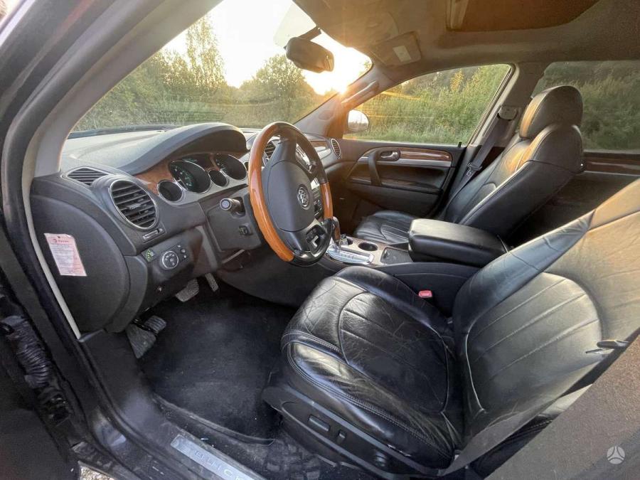 Melns Buick Enclave 2008 Telšiai, ar dzinēja tilpumu 3.60 L un nobraukumu 319 tūkst. km par 6000 €, foto 13 vietnē AUTOMOTO.COM.LV