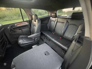 Melns Buick Enclave 2008 Telšiai, ar dzinēja tilpumu 3.60 L un nobraukumu 319 tūkst. km par 6000 €, foto 15 vietnē AUTOMOTO.COM.LV