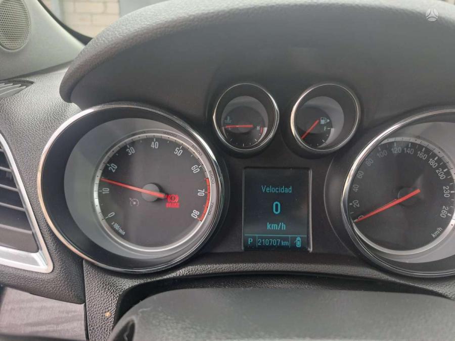 Black Buick Encore 2014 in Kaunas, with an engine capacity of 1.36 L and mileage of 210 thousand km for 5650 €, photo 9 on AUTOMOTO.COM.LV