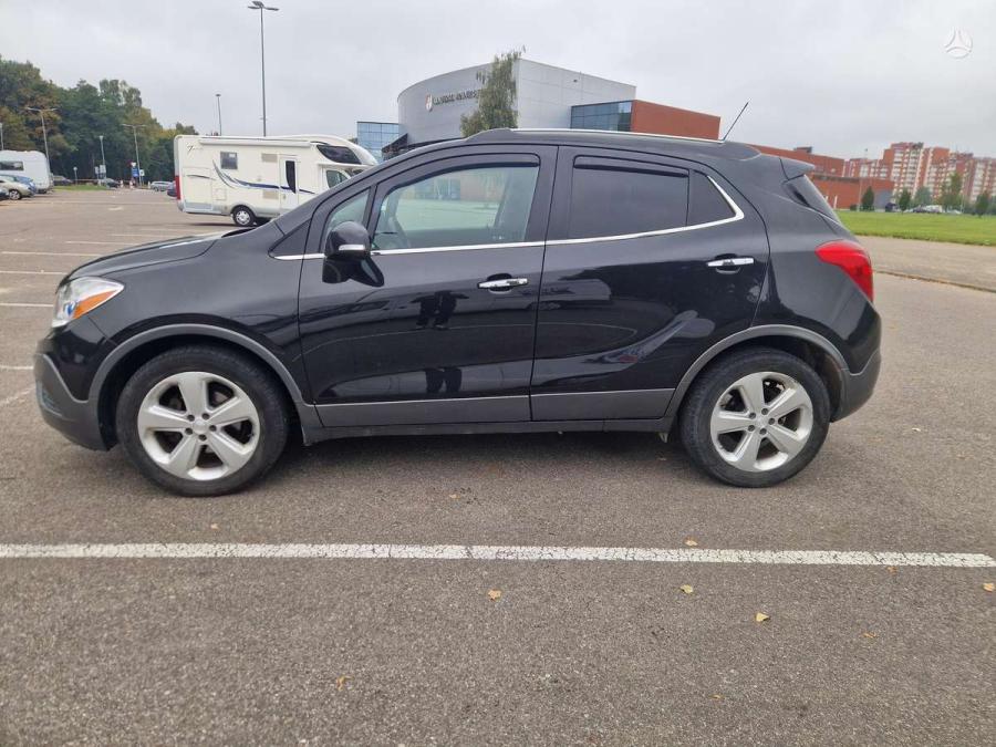 Melns Buick Encore 2016 Klaipėda, ar dzinēja tilpumu 1.36 L un nobraukumu 178 tūkst. km par 6988 €, foto 3 vietnē AUTOMOTO.COM.LV