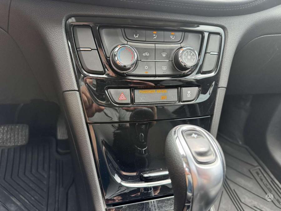 Melns Buick Encore 2018 Kauņa, ar dzinēja tilpumu 1.36 L un nobraukumu 108 tūkst. km par 9850 €, foto 19 vietnē AUTOMOTO.COM.LV