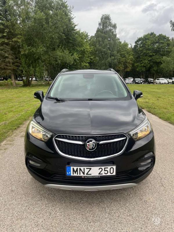 Melns Buick Encore 2018 Kauņa, ar dzinēja tilpumu 1.40 L un nobraukumu 102 tūkst. km par 10499 €, foto 2 vietnē AUTOMOTO.COM.LV