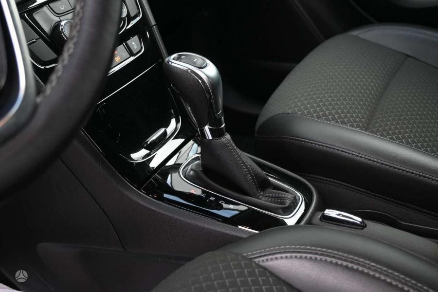 Black Buick Encore 2019 in Kretinga, with an engine capacity of 1.36 L and mileage of 61 thousand km for 12499 €, photo 21 on AUTOMOTO.COM.LV
