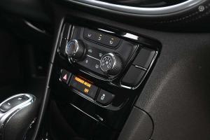 Black Buick Encore 2019 in Kretinga, with an engine capacity of 1.36 L and mileage of 61 thousand km for 12499 €, photo 24 on AUTOMOTO.COM.LV