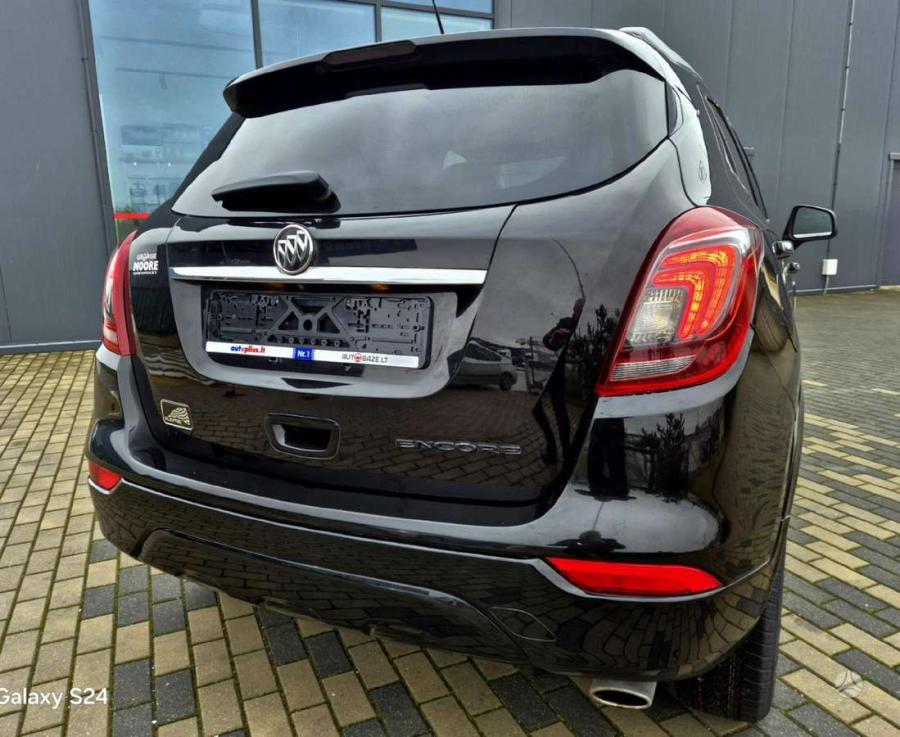 Black Buick Encore 2020 in Siauliai, with an engine capacity of 1.40 L and mileage of 60 thousand km for 10900 €, photo 7 on AUTOMOTO.COM.LV
