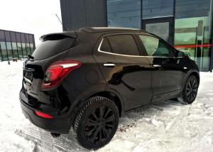 Black Buick Encore 2020 in Siauliai, with an engine capacity of 1.40 L and mileage of 60 thousand km for 10950 €, photo 8 on AUTOMOTO.COM.LV