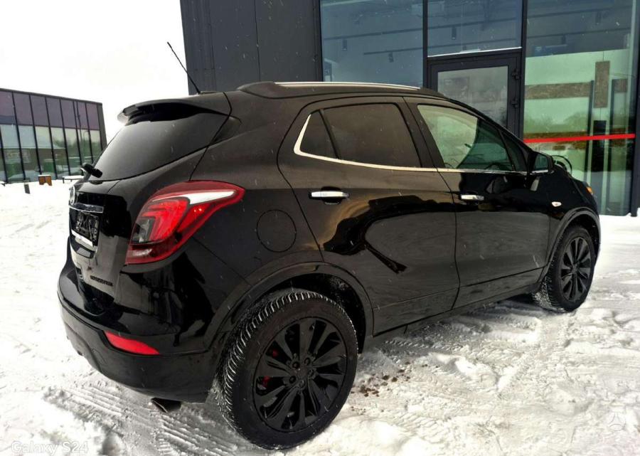 Black Buick Encore 2020 in Siauliai, with an engine capacity of 1.40 L and mileage of 60 thousand km for 10950 €, photo 8 on AUTOMOTO.COM.LV