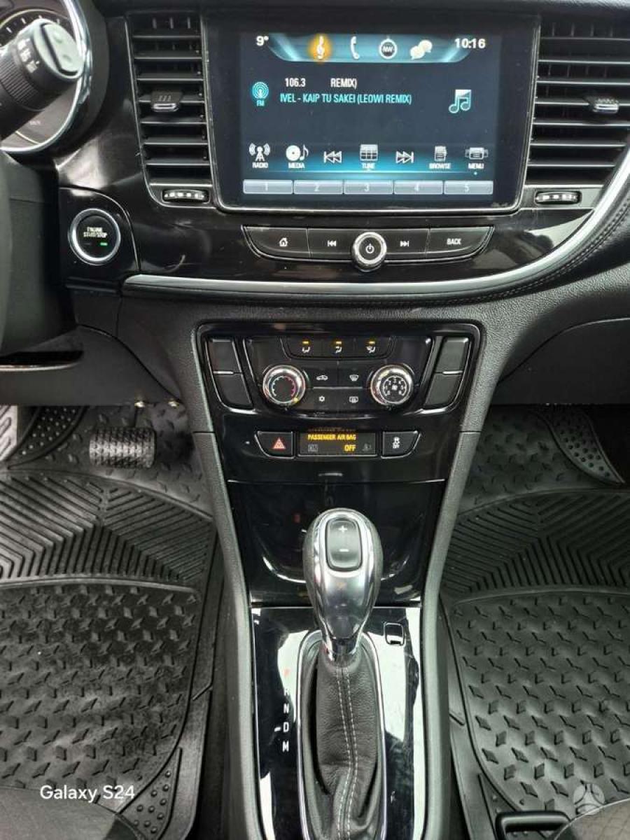 Black Buick Encore 2020 in Siauliai, with an engine capacity of 1.40 L and mileage of 60 thousand km for 10950 €, photo 15 on AUTOMOTO.COM.LV