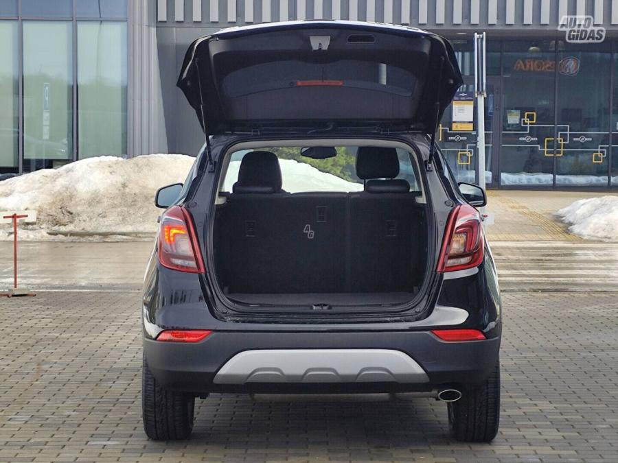 Black Buick Encore 2020 in Siauliai, with an engine capacity of 1.40 L and mileage of 92 thousand km for 11200 €, photo 7 on AUTOMOTO.COM.LV