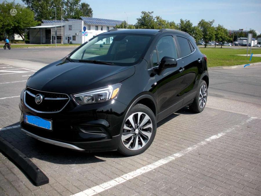 Black Buick Encore 2021 in Panevezys, with an engine capacity of 1.40 L and mileage of 42 thousand km for 12899 €, photo 3 on AUTOMOTO.COM.LV