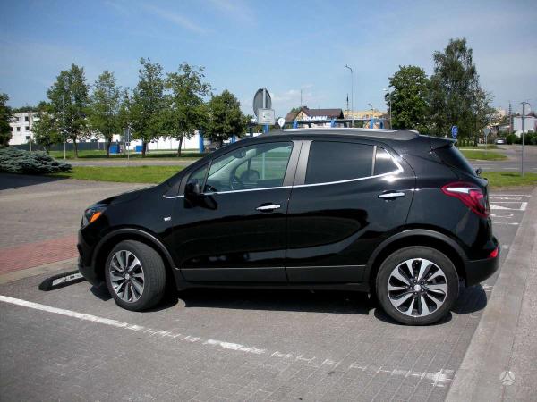 Black Buick Encore 2021 in Panevezys, with an engine capacity of 1.40 L and mileage of 42 thousand km for 12899 €, photo 4 on AUTOMOTO.COM.LV