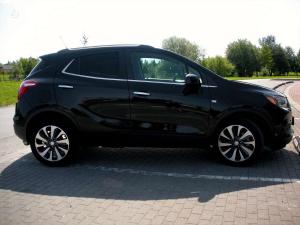 Black Buick Encore 2021 in Panevezys, with an engine capacity of 1.40 L and mileage of 42 thousand km for 12899 €, photo 6 on AUTOMOTO.COM.LV