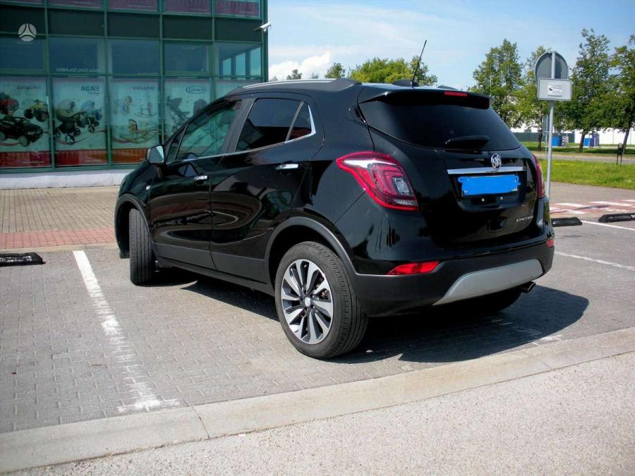 Black Buick Encore 2021 in Panevezys, with an engine capacity of 1.40 L and mileage of 42 thousand km for 12899 €, photo 7 on AUTOMOTO.COM.LV