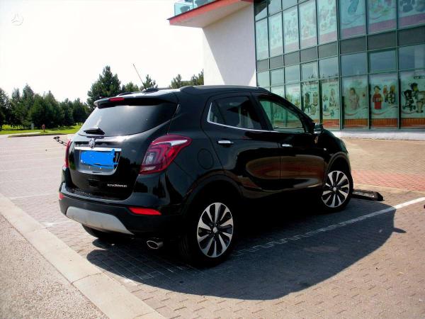 Black Buick Encore 2021 in Panevezys, with an engine capacity of 1.40 L and mileage of 42 thousand km for 12899 €, photo 7 on AUTOMOTO.COM.LV