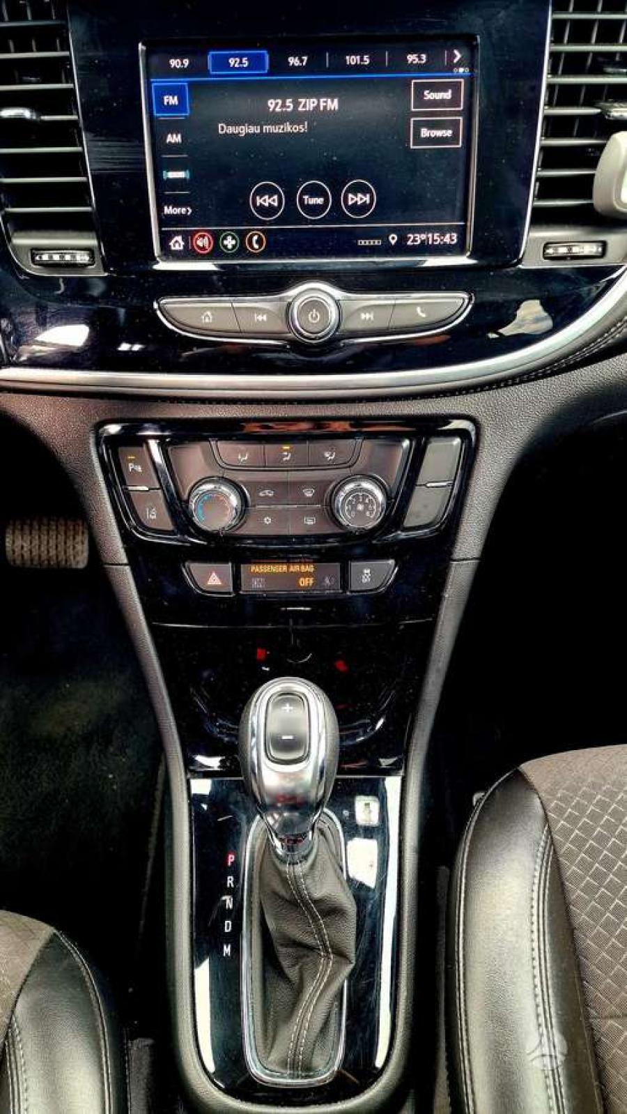 Melns Buick Encore 2022 Kretinga, ar dzinēja tilpumu 1.40 L un nobraukumu 64 tūkst. km par 11499 €, foto 24 vietnē AUTOMOTO.COM.LV