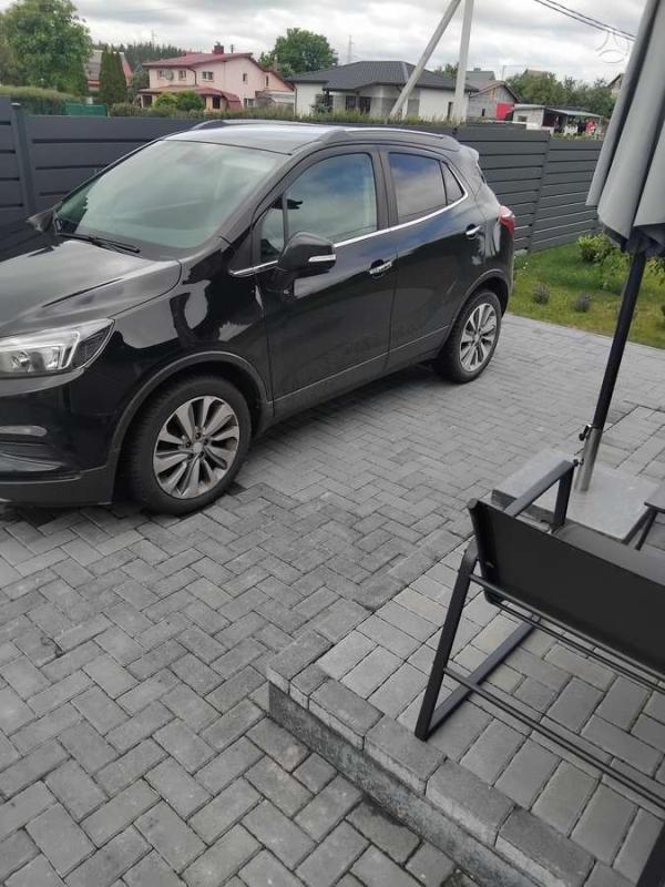 Melns Buick Encore 2019 Viļņa, ar dzinēja tilpumu 1.36 L un nobraukumu 89 tūkst. km par 9500 €, foto 1 vietnē AUTOMOTO.COM.LV