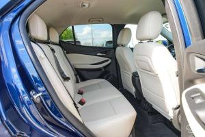 Zils Buick Encore 2023 Marijampole, ar dzinēja tilpumu 1.20 L un nobraukumu 20 tūkst. km par 14850 €, foto 24 vietnē AUTOMOTO.COM.LV