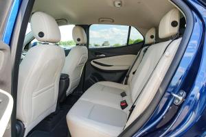 Blue Buick Encore 2023 in Marijampole, with an engine capacity of 1.20 L and mileage of 20 thousand km for 13850 €, photo 22 on AUTOMOTO.COM.LV