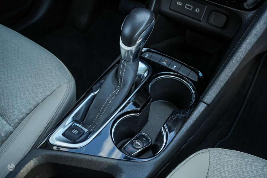 Blue Buick Encore 2023 in Marijampole, with an engine capacity of 1.20 L and mileage of 20 thousand km for 13850 €, photo 30 on AUTOMOTO.COM.LV