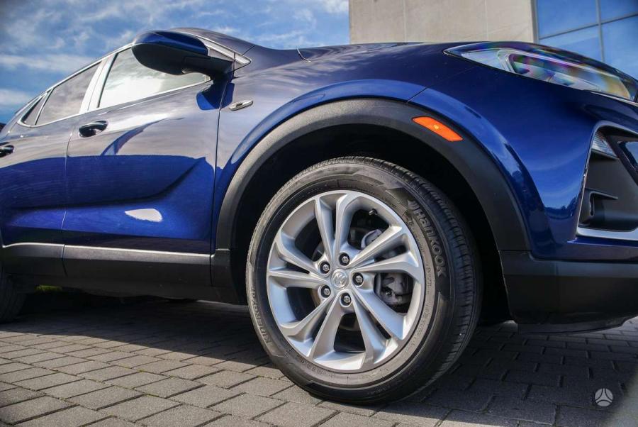 Zils Buick Encore 2023 Marijampole, ar dzinēja tilpumu 1.20 L un nobraukumu 20 tūkst. km par 13850 €, foto 5 vietnē AUTOMOTO.COM.LV