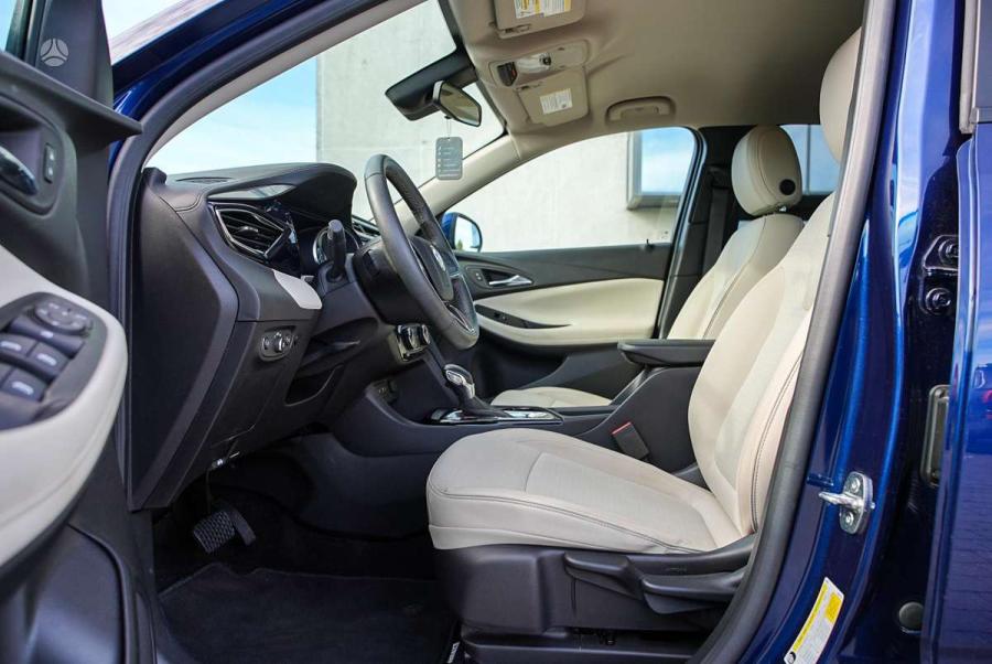 Zils Buick Encore 2023 Marijampole, ar dzinēja tilpumu 1.20 L un nobraukumu 20 tūkst. km par 13850 €, foto 25 vietnē AUTOMOTO.COM.LV