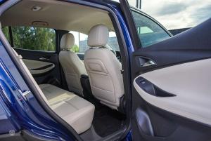Zils Buick Encore 2023 Marijampole, ar dzinēja tilpumu 1.20 L un nobraukumu 20 tūkst. km par 13850 €, foto 31 vietnē AUTOMOTO.COM.LV