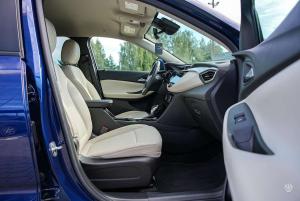 Zils Buick Encore 2023 Marijampole, ar dzinēja tilpumu 1.20 L un nobraukumu 20 tūkst. km par 13850 €, foto 35 vietnē AUTOMOTO.COM.LV