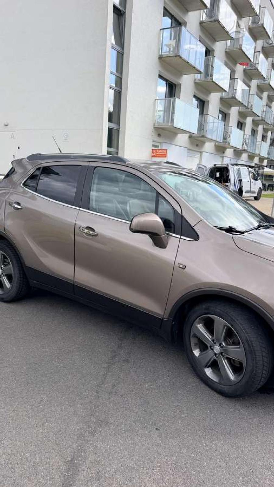 Brown Buick Encore 2013 in Vilnius, with an engine capacity of 1.36 L and mileage of 114 thousand km for 6000 €, photo 16 on AUTOMOTO.COM.LV