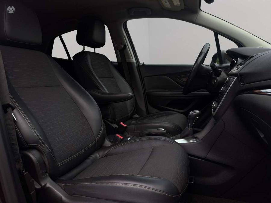 Brown Buick Encore 2016 in Klaipeda, with an engine capacity of 1.40 L and mileage of 92 thousand km for 7999 €, photo 9 on AUTOMOTO.COM.LV