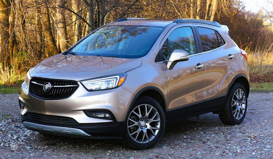 Brown Buick Encore 2018 in Kretinga, with an engine capacity of 1.36 L and mileage of 101 thousand km for 10800 €, photo 2 on AUTOMOTO.COM.LV