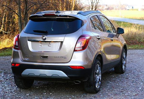 Brown Buick Encore 2018 in Petrikaiciai, with an engine capacity of 1.40 L and mileage of 101 thousand km for 10800 €, photo 10 on AUTOMOTO.COM.LV