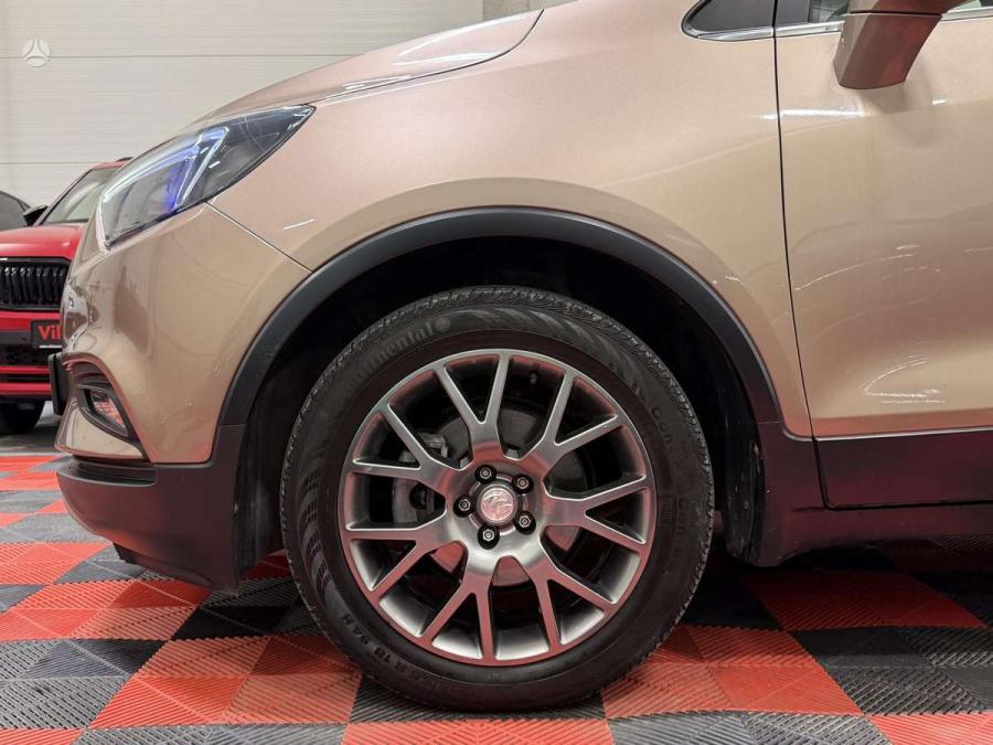 Brown Buick Encore 2019 in Vilnius, with an engine capacity of 1.36 L and mileage of 60 thousand km for 10490 €, photo 8 on AUTOMOTO.COM.LV