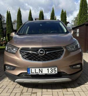 Brown Buick Encore 2021 in Vilnius, with an engine capacity of 1.36 L and mileage of 59 thousand km for 9900 €, photo 1 on AUTOMOTO.COM.LV