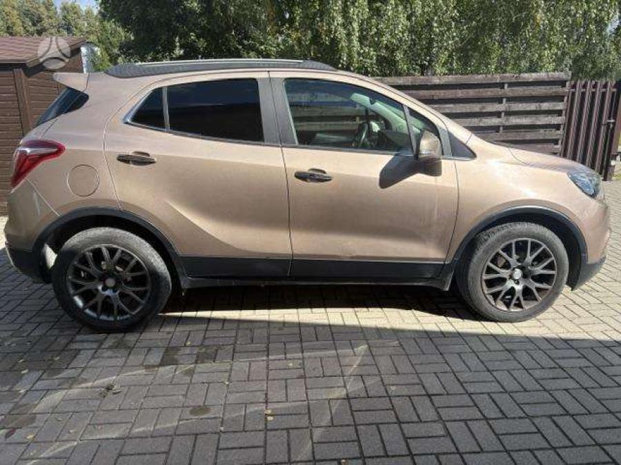Brown Buick Encore 2021 in Vilnius, with an engine capacity of 1.36 L and mileage of 59 thousand km for 9900 €, photo 5 on AUTOMOTO.COM.LV