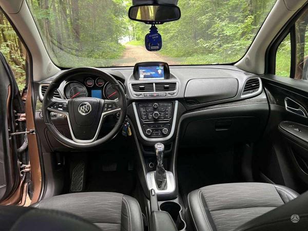 Brūns Buick Encore 2016 Viļņa, ar dzinēja tilpumu 1.36 L un nobraukumu 48 tūkst. km par 8200 €, foto 7 vietnē AUTOMOTO.COM.LV
