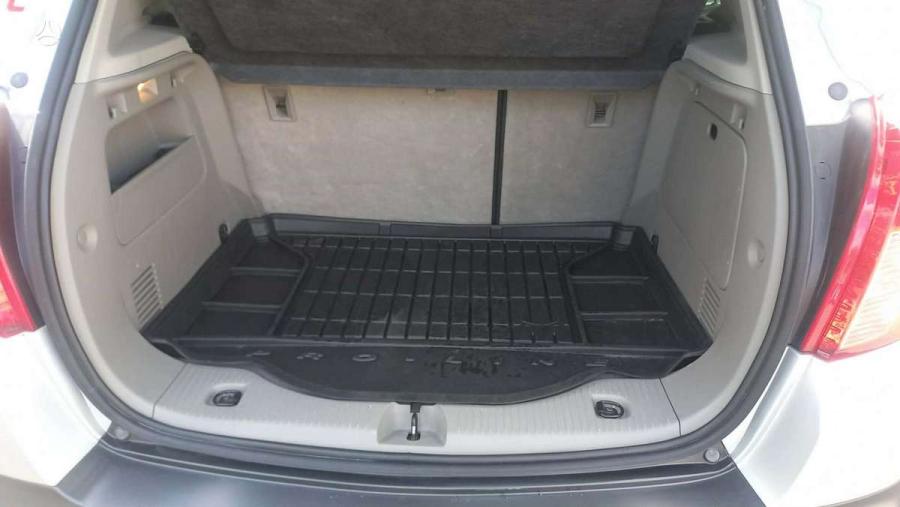 Grey Buick Encore 2016 in Vilnius, with an engine capacity of 1.36 L and mileage of 128 thousand km for 8199 €, photo 14 on AUTOMOTO.COM.LV