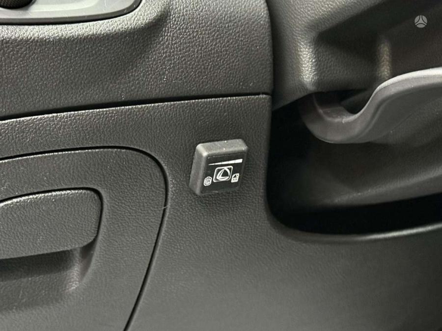 Grey Buick Encore 2018 in Marijampole, with an engine capacity of 1.36 L and mileage of 90 thousand km for 9500 €, photo 25 on AUTOMOTO.COM.LV