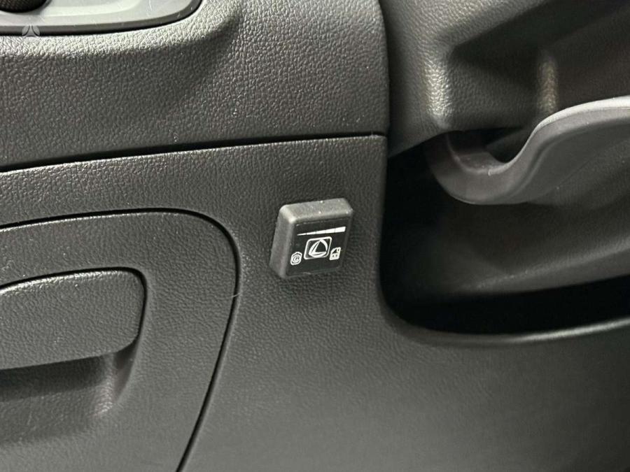 Grey Buick Encore 2018 in Marijampole, with an engine capacity of 1.36 L and mileage of 90 thousand km for 8450 €, photo 25 on AUTOMOTO.COM.LV