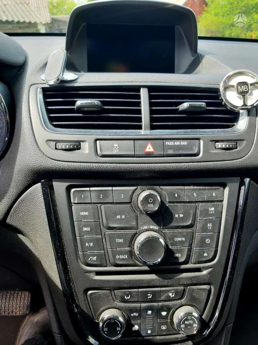 Grey Buick Encore 2013 in Vilnius, with an engine capacity of 1.36 L and mileage of 178 thousand km for 6150 €, photo 8 on AUTOMOTO.COM.LV