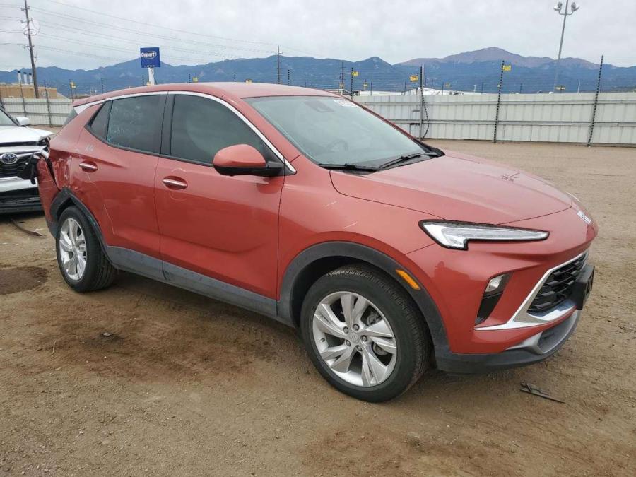 Orange Buick Encore 2024 in Siauliai, with an engine capacity of 1.34 L and mileage of 21 thousand km for 12500 €, photo 3 on AUTOMOTO.COM.LV