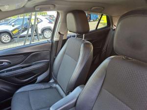 Red Buick Encore 2017 in Klaipeda, with an engine capacity of 1.36 L and mileage of 132 thousand km for 7300 €, photo 4 on AUTOMOTO.COM.LV