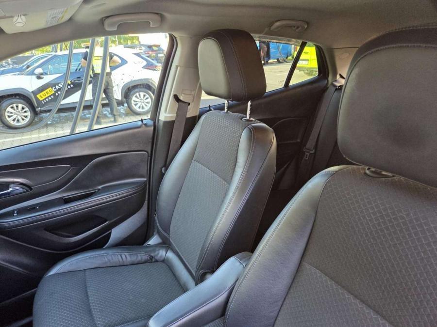 Red Buick Encore 2017 in Klaipeda, with an engine capacity of 1.36 L and mileage of 132 thousand km for 7300 €, photo 4 on AUTOMOTO.COM.LV
