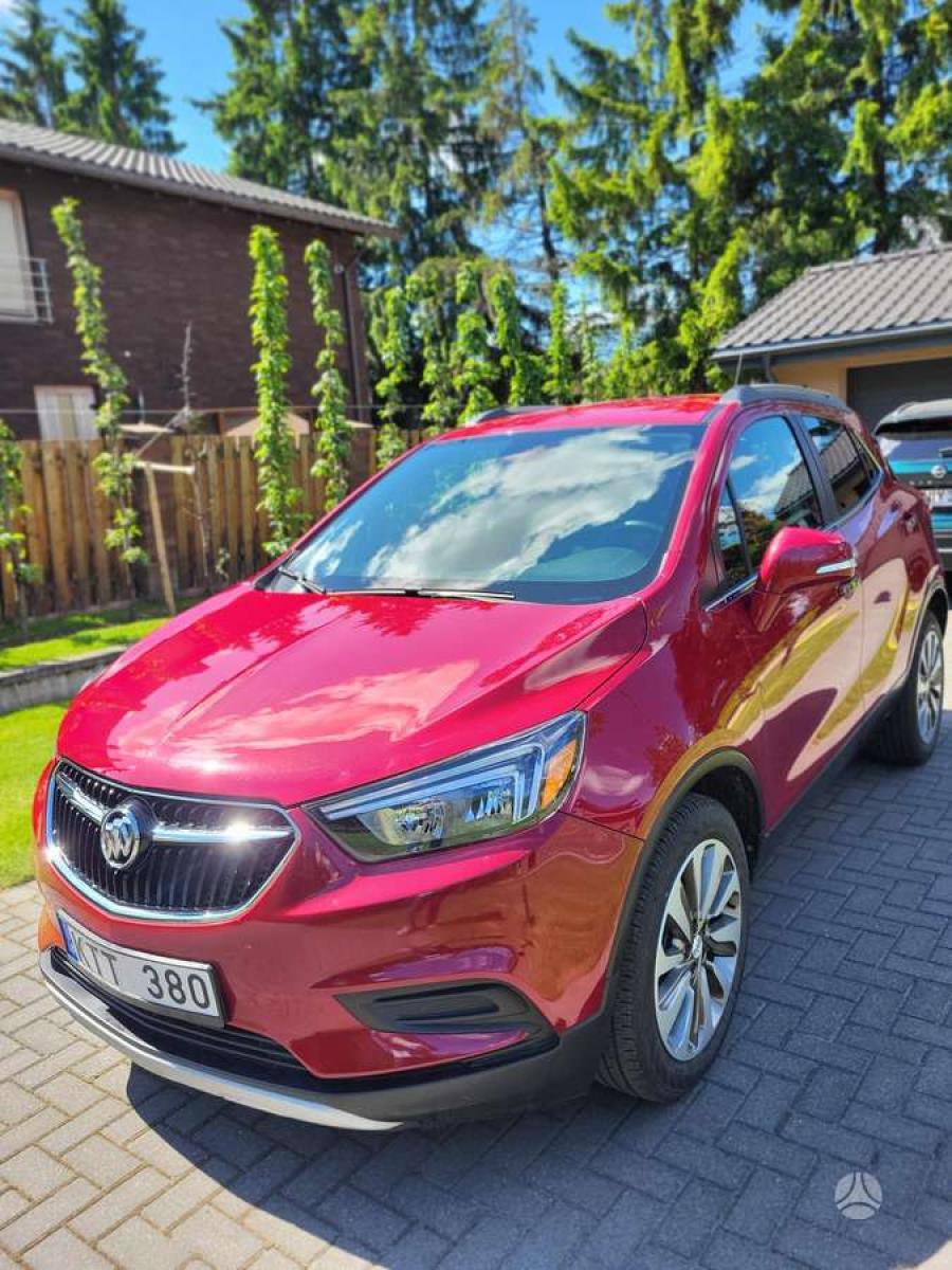 Red Buick Encore 2019 in Panevezys, with an engine capacity of 1.36 L and mileage of 33 thousand km for 10500 €, photo 4 on AUTOMOTO.COM.LV